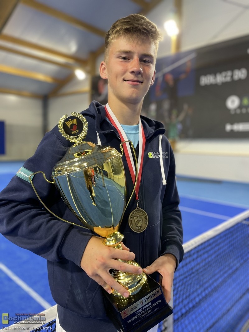 Tenis. Antek Kasperski ze złotym medalem drużynowych Mistrzostw Polski - Bochnianin.pl
